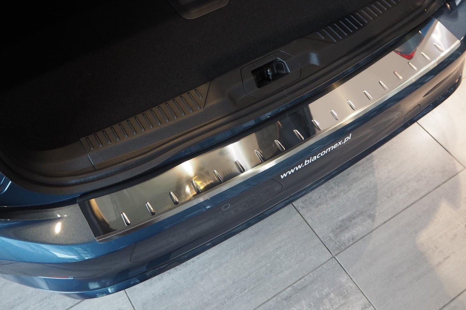 Protection seuil de coffre Ford Focus IV acier inox brillant | CarParts ...
