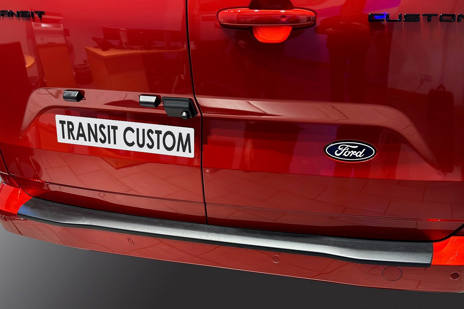 Bumper protector Ford Transit Custom II - matt black | Car Parts Expert