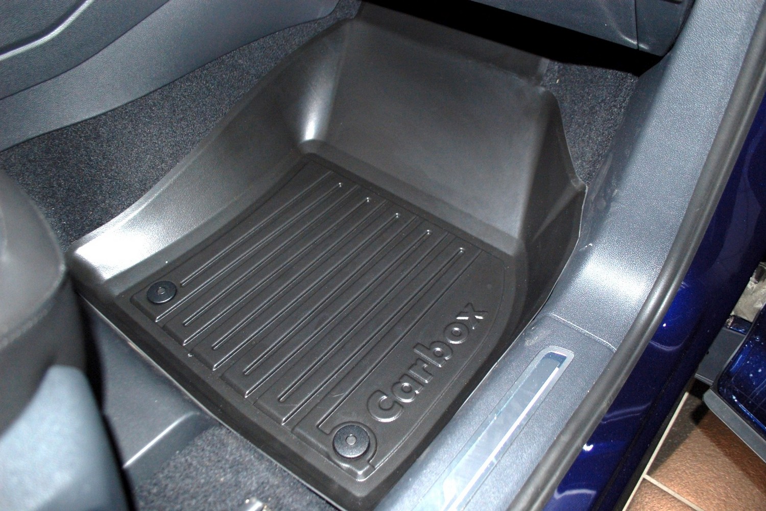 FuBmatten passend fur Skoda Kodiaq NS 2017 2023 Carbox Floor Highline PE Gummi Set vorne