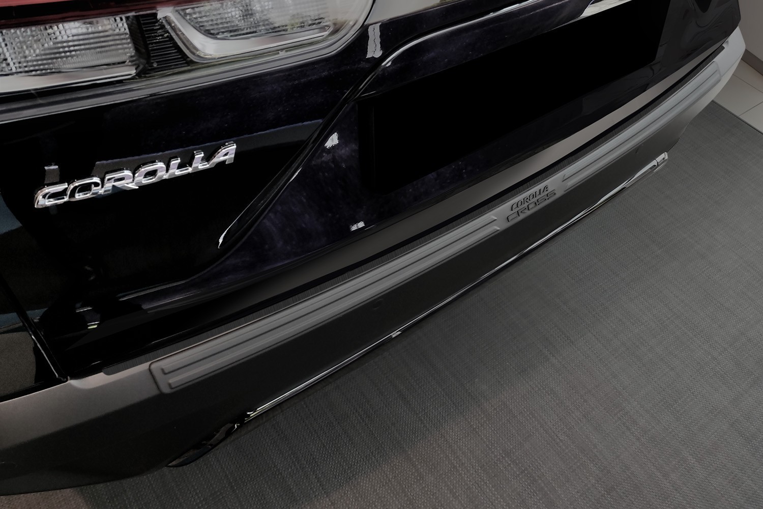 Ladekantenschutz Toyota Corolla Cross (XG10) Edelstahl gebürstet ...